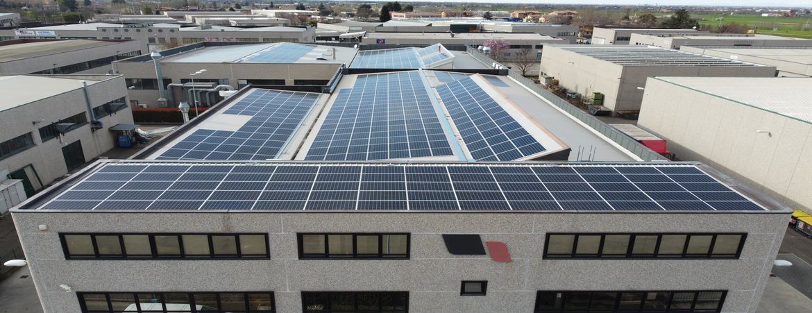 Impianto fotovoltaico per Microfound a Reggio Emilia | SMA Italia